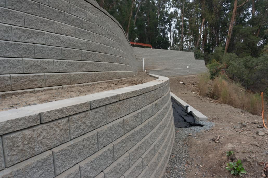 Retaining Walls | Atlas Pavers